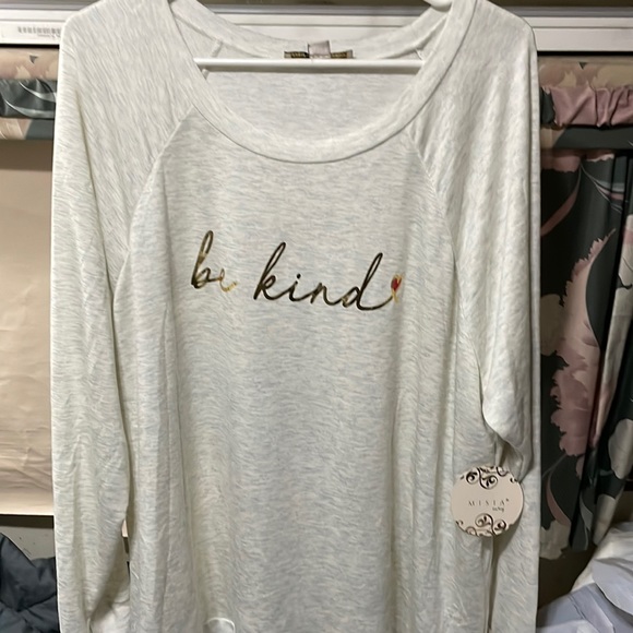 Misia | Tops | Misia Curvy Long Sleeve Shirt | Poshmark